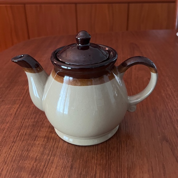 Kitchen | Small Brown Tan Vintage Crock Teapot Good Condition No Chips ...